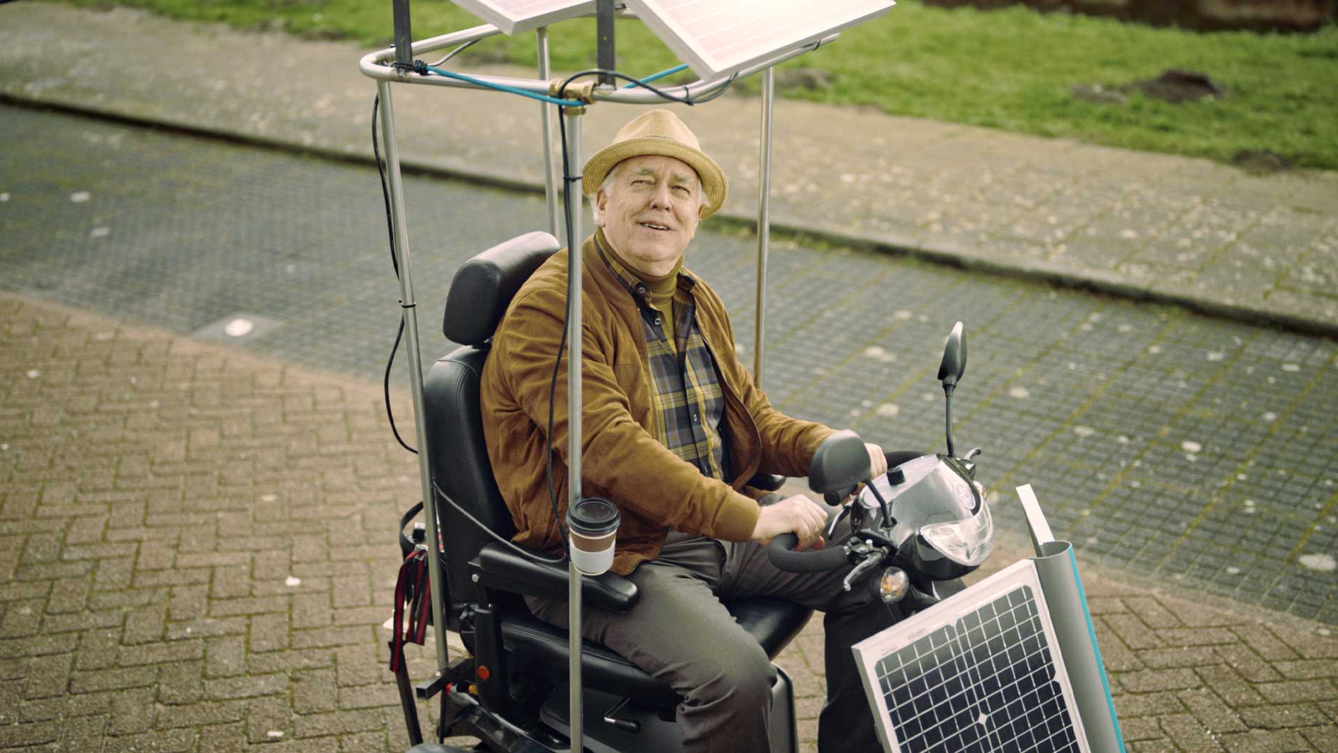 Essent — Holy Fools